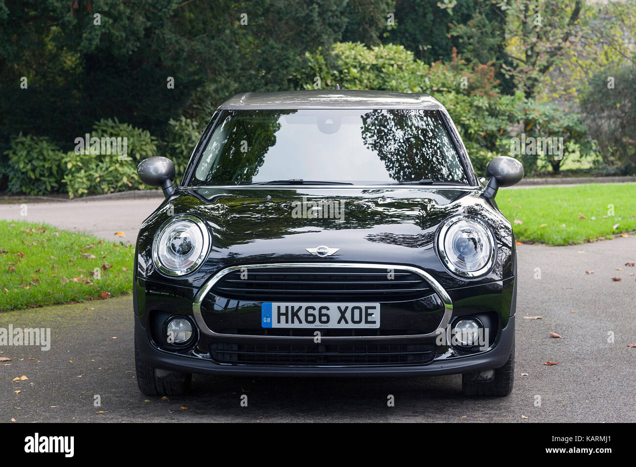 Car front mini cooper hi-res stock photography and images - Alamy