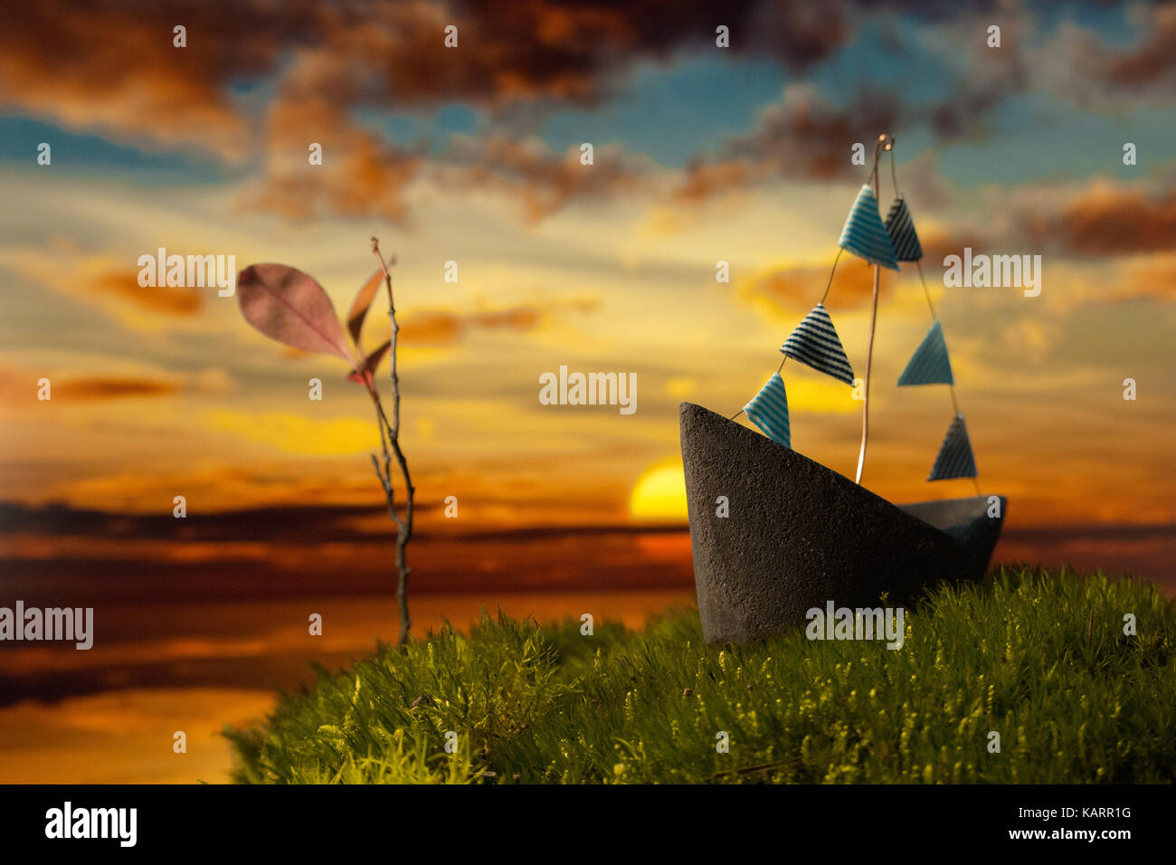 Small ship sailing sunset hi-res stock photography and images - Alamy