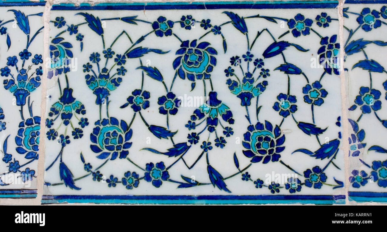 Ottoman time Turkish Tiles with patterns Stock Photo - Alamy