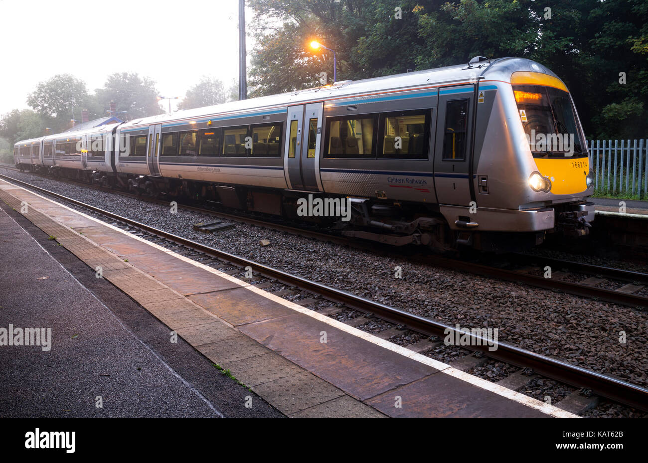 Train warwick station hi-res stock photography and images - Alamy