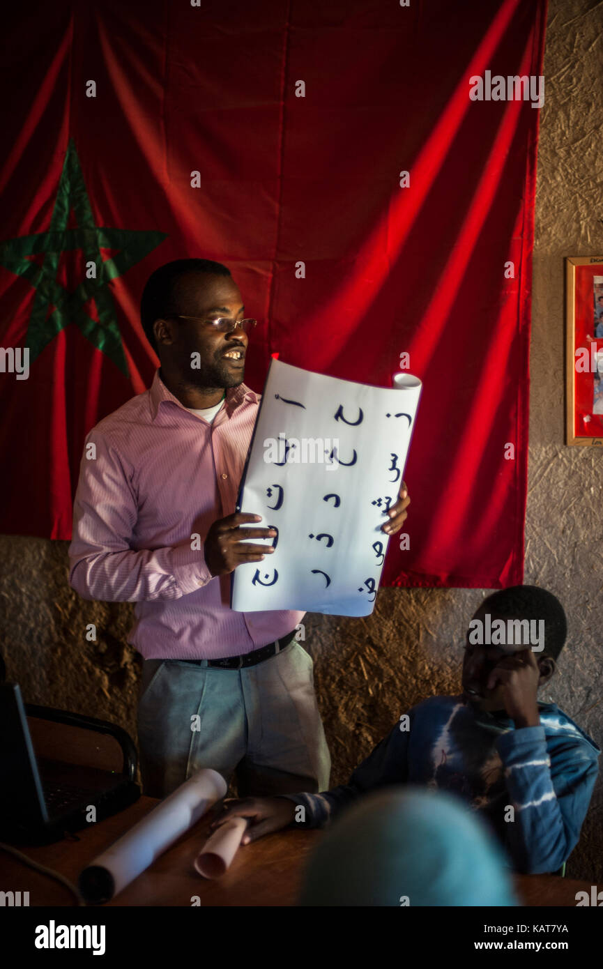 School students teacher morocco hi-res stock photography and images - Alamy