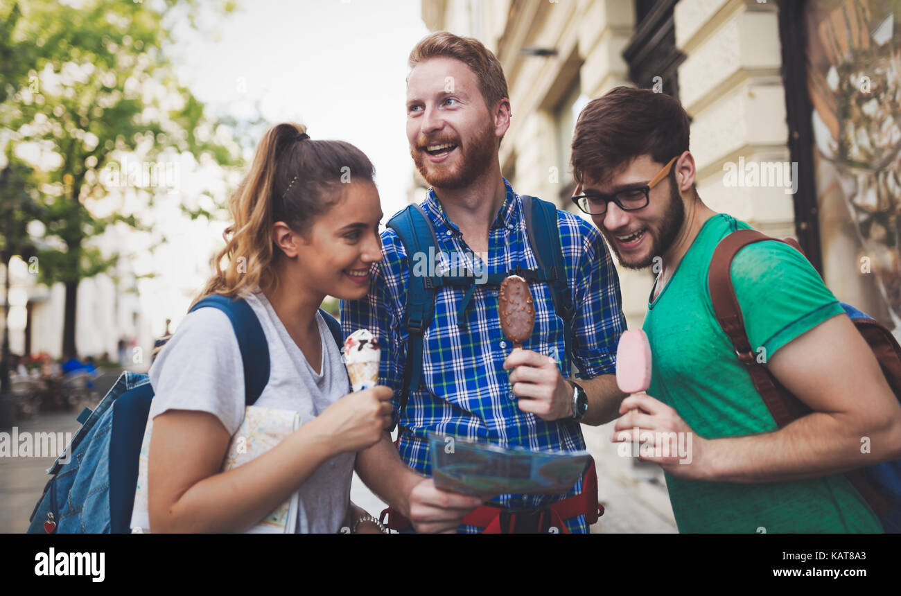 Travelling young people sightseeing Stock Photo - Alamy