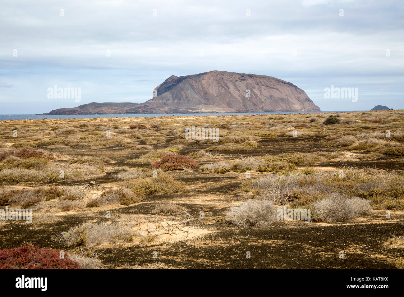 Montana Clara island nature reserve from Graciosa island, Lanzarote ...
