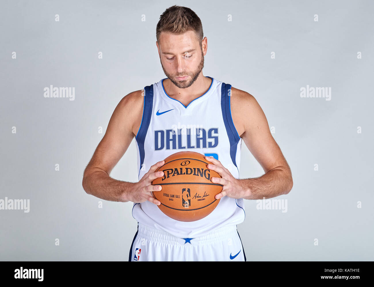 Sept 25, 2017: Dallas Mavericks forward Josh McRoberts #13 poses during ...