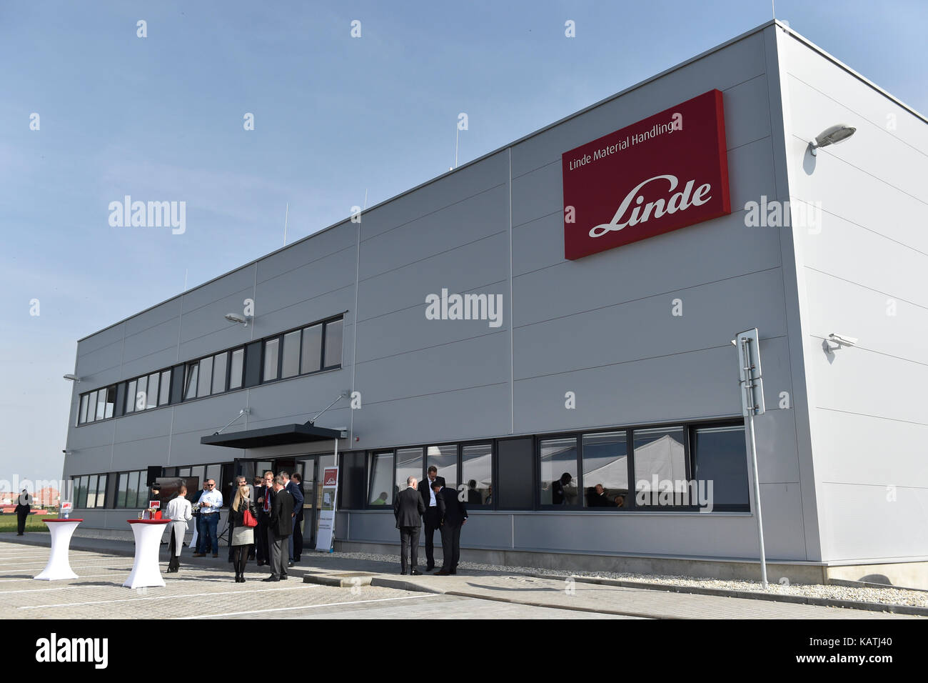 Linde Material Handling Logo