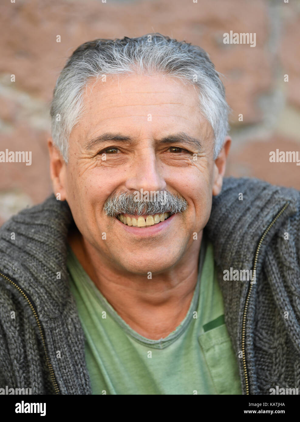 Former track and field athlete hi-res stock photography and images - Alamy