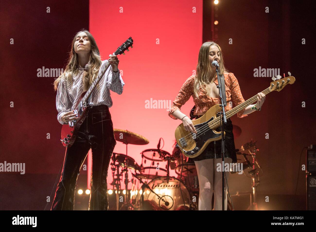 Las Vegas, Nevada, USA. 24th Sep, 2017. DANIELLE HAIM and ESTE HAIM of ...