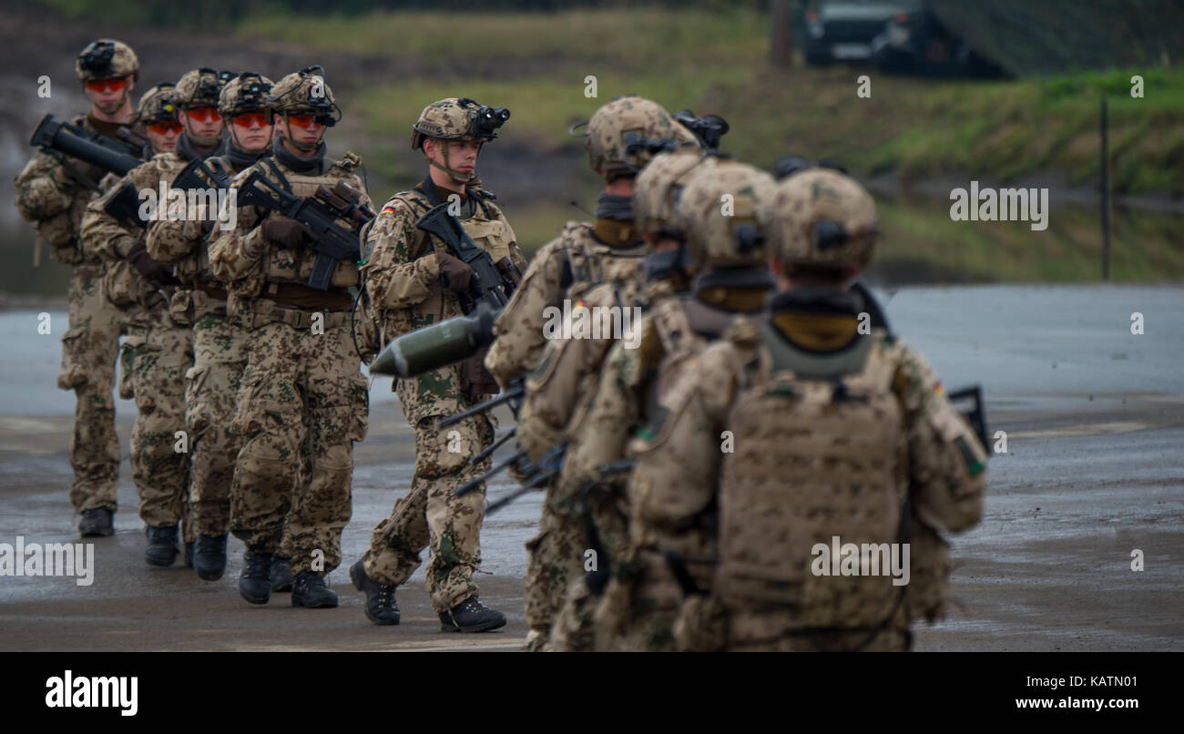 Munster, Germany. 25th Sep, 2017. Bundeswehr soldiers during ...