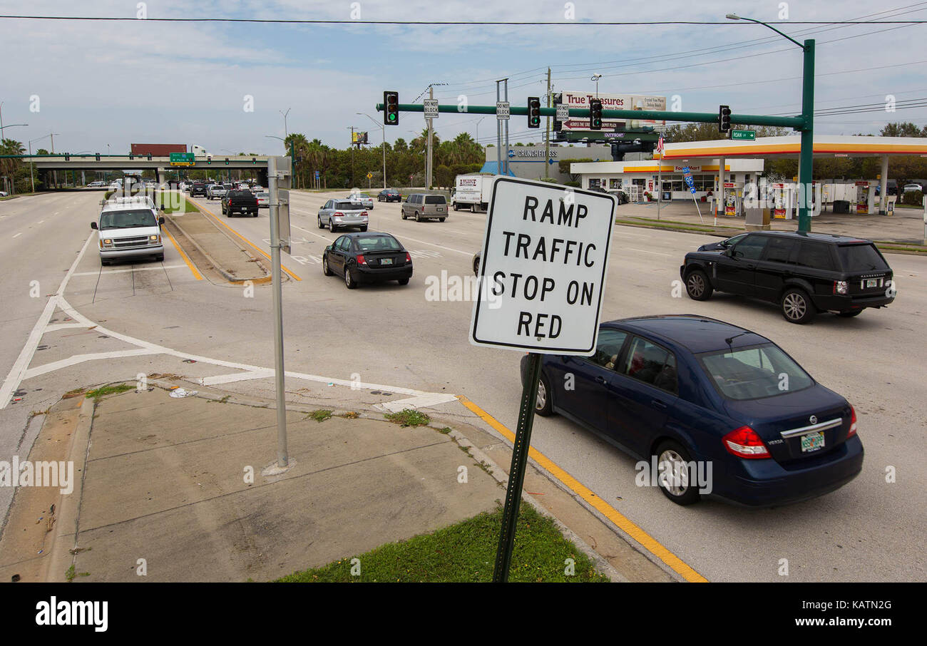 Median lane High Resolution Stock Photography and Images - Alamy