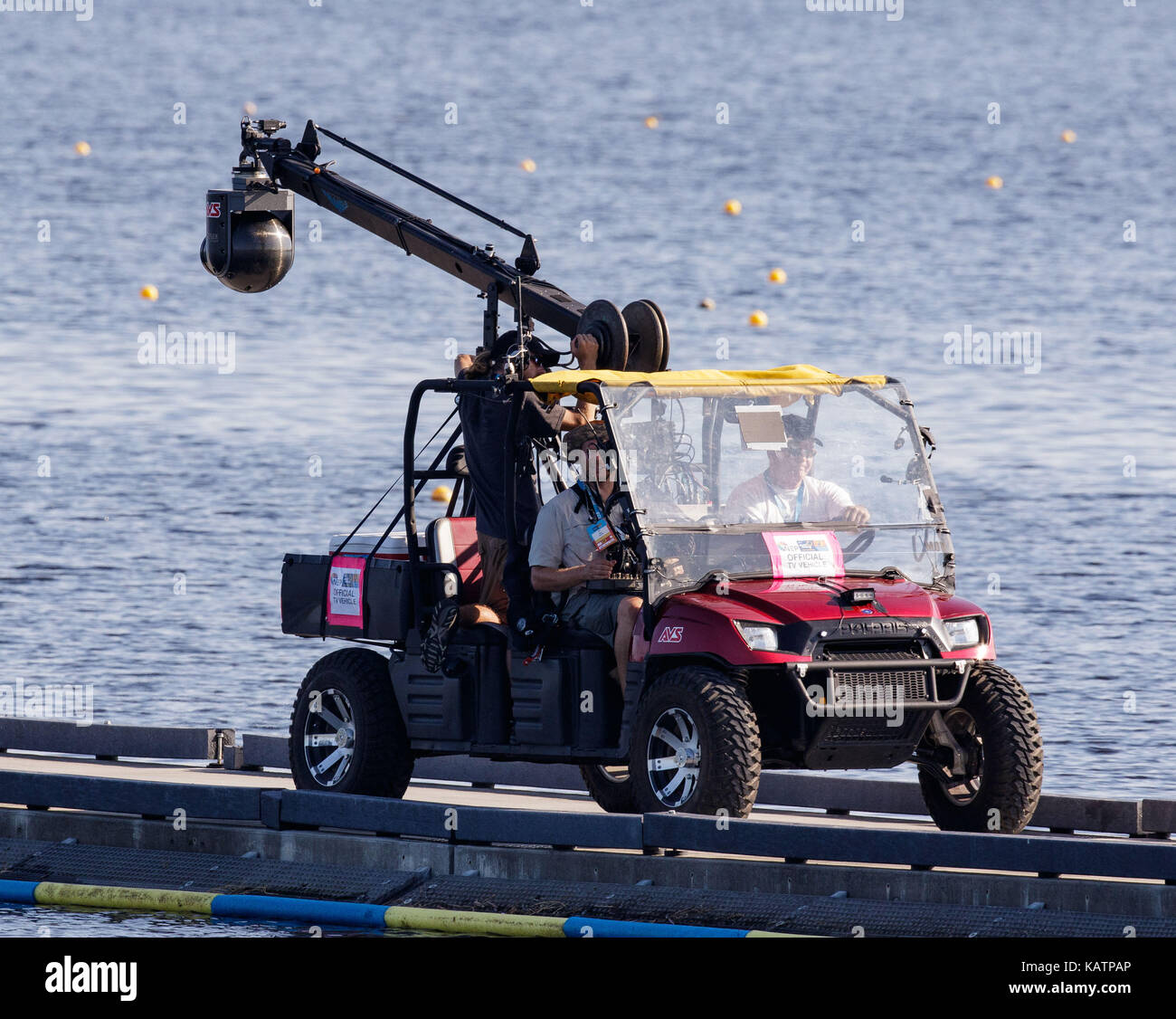 Four rowers and cox in racing boat hi-res stock photography and images ...