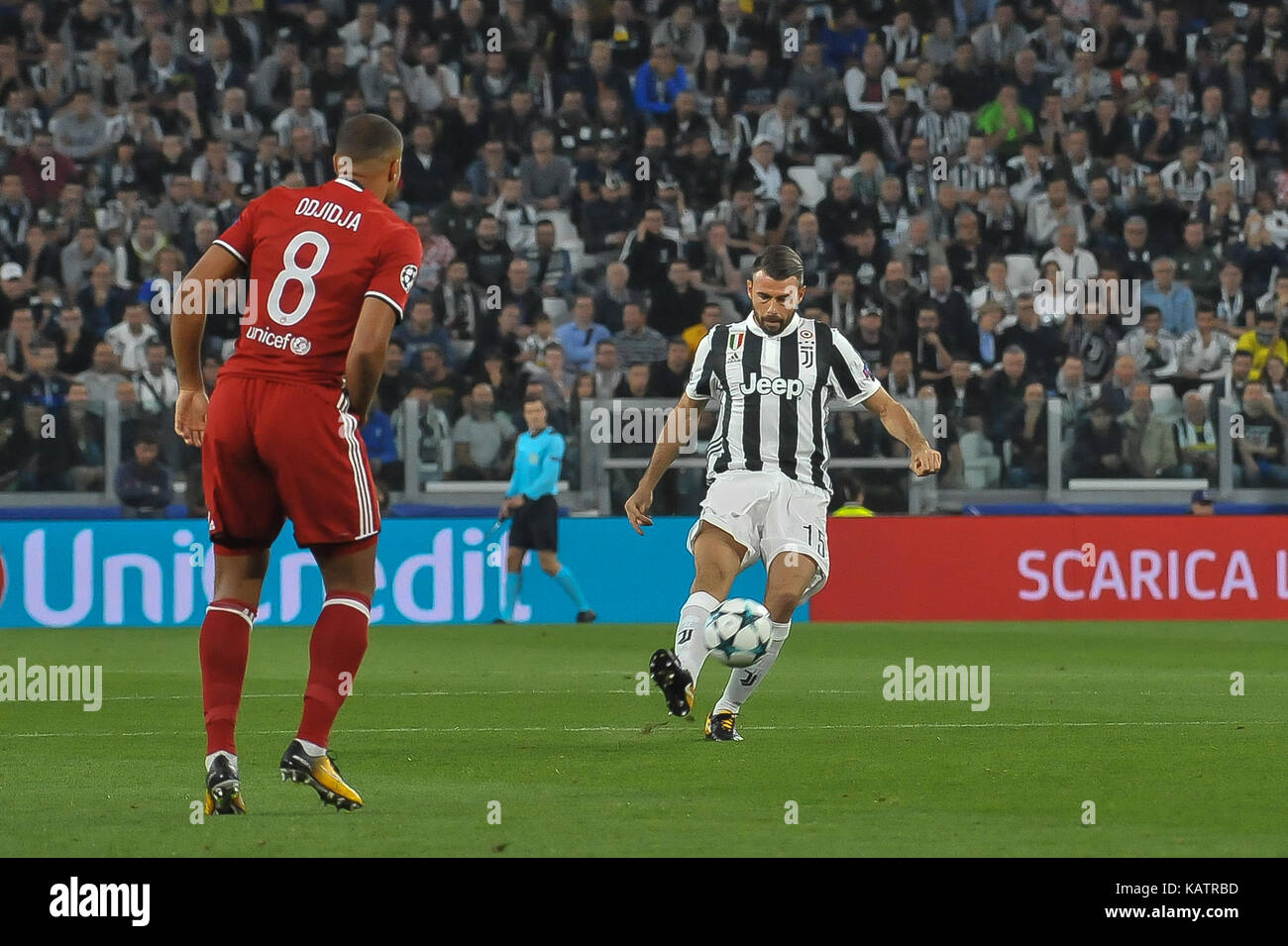 Andrea barzagli juventus fc juventus olympiacos hi-res stock ...