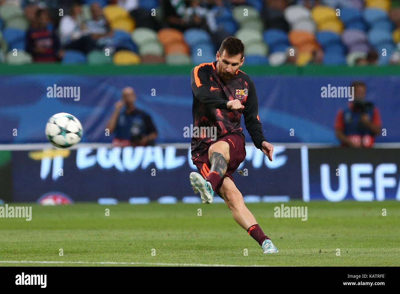 Lionel messi barcelona 2017 hi-res stock photography and images - Alamy