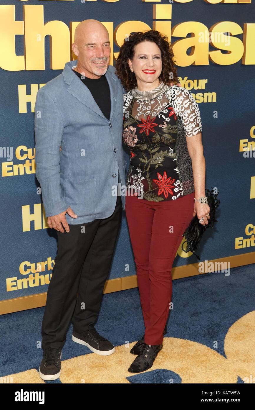 Susie essman curb hi-res stock photography and images - Alamy