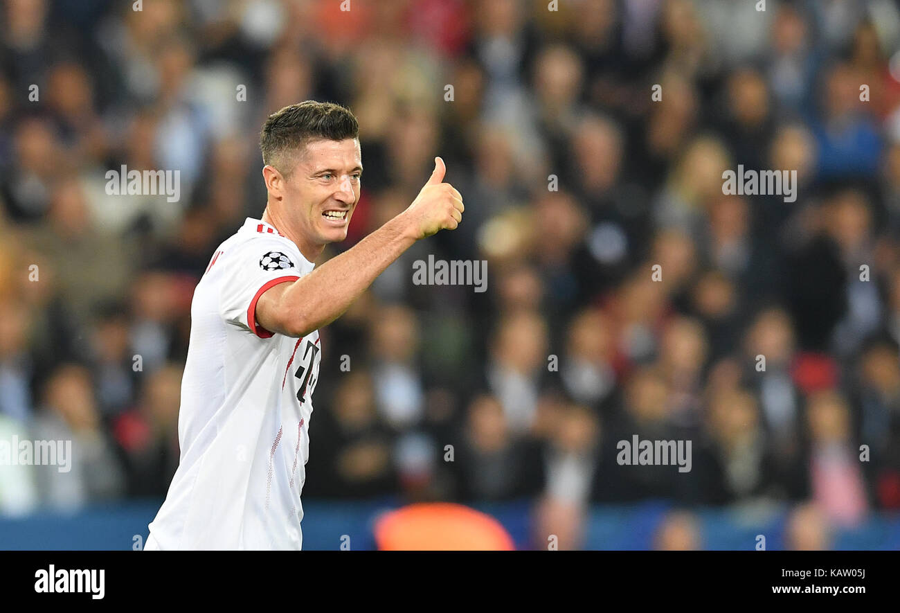 Paris, France. 27th Sep, 2017. Bayern's Robert Lewandowski reacts ...