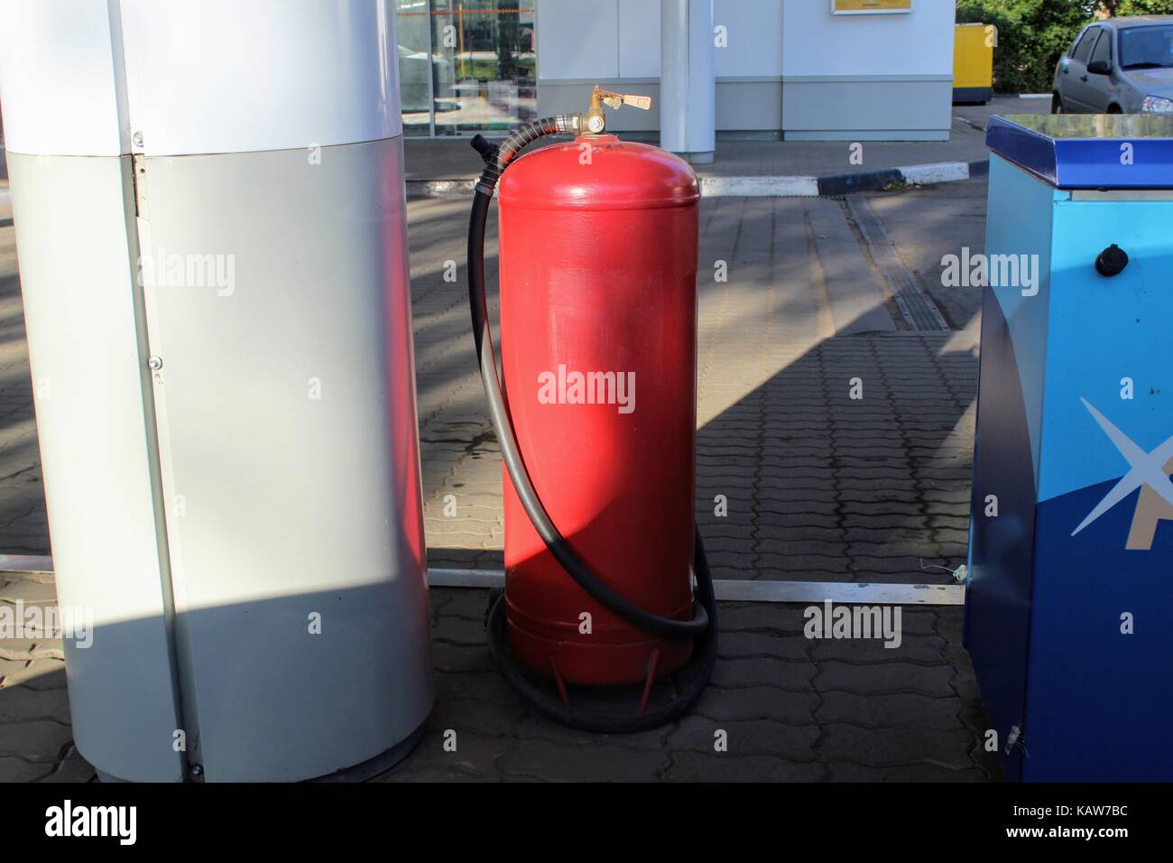 Cylinder filling station hi-res stock photography and images - Alamy