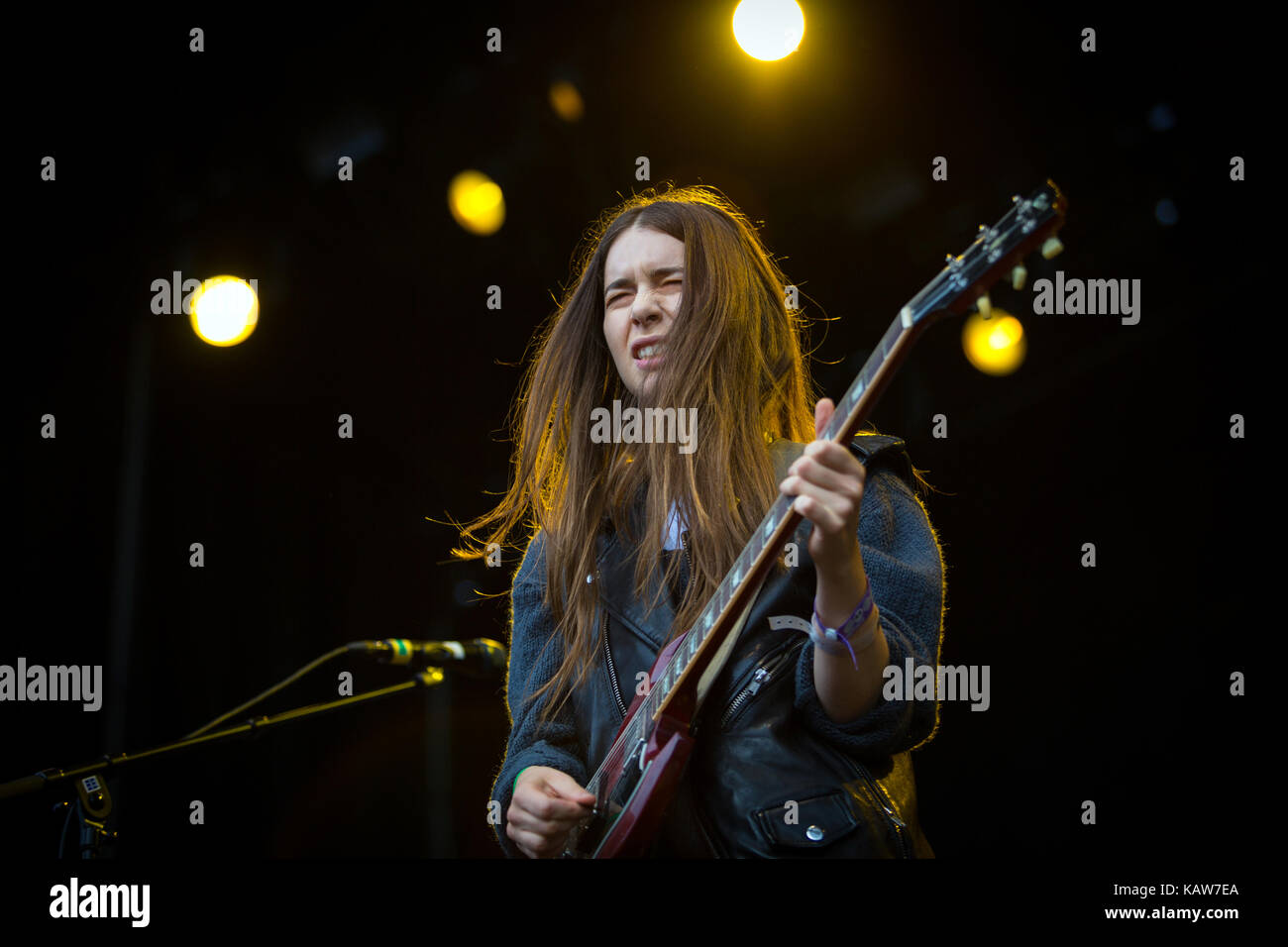 The American pop rock band HAIM consists of the three Haim-sisters Este ...