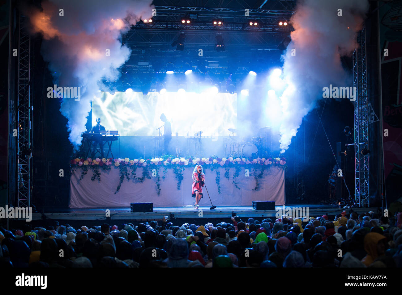 Halsey singer hi-res stock photography and images - Alamy