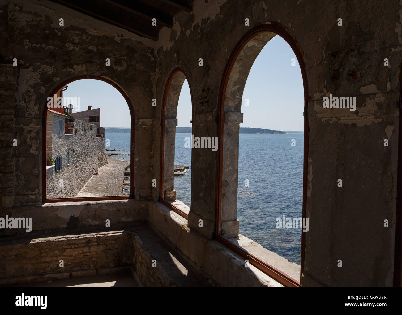 View of sea and beach, Novigrad, Croatia Stock Photo - Alamy