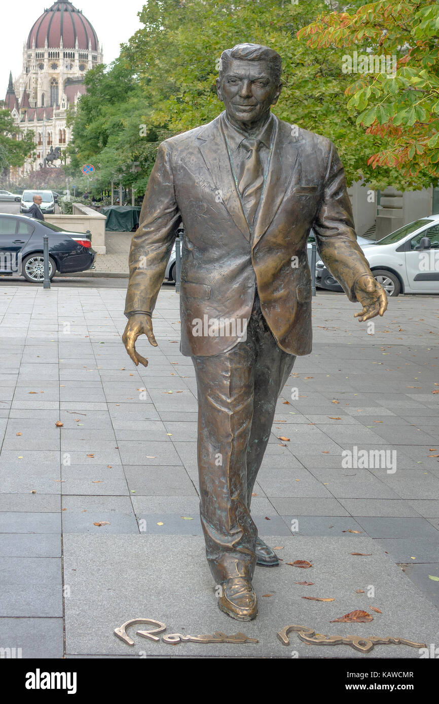 Ronald reagan statue hi-res stock photography and images - Alamy