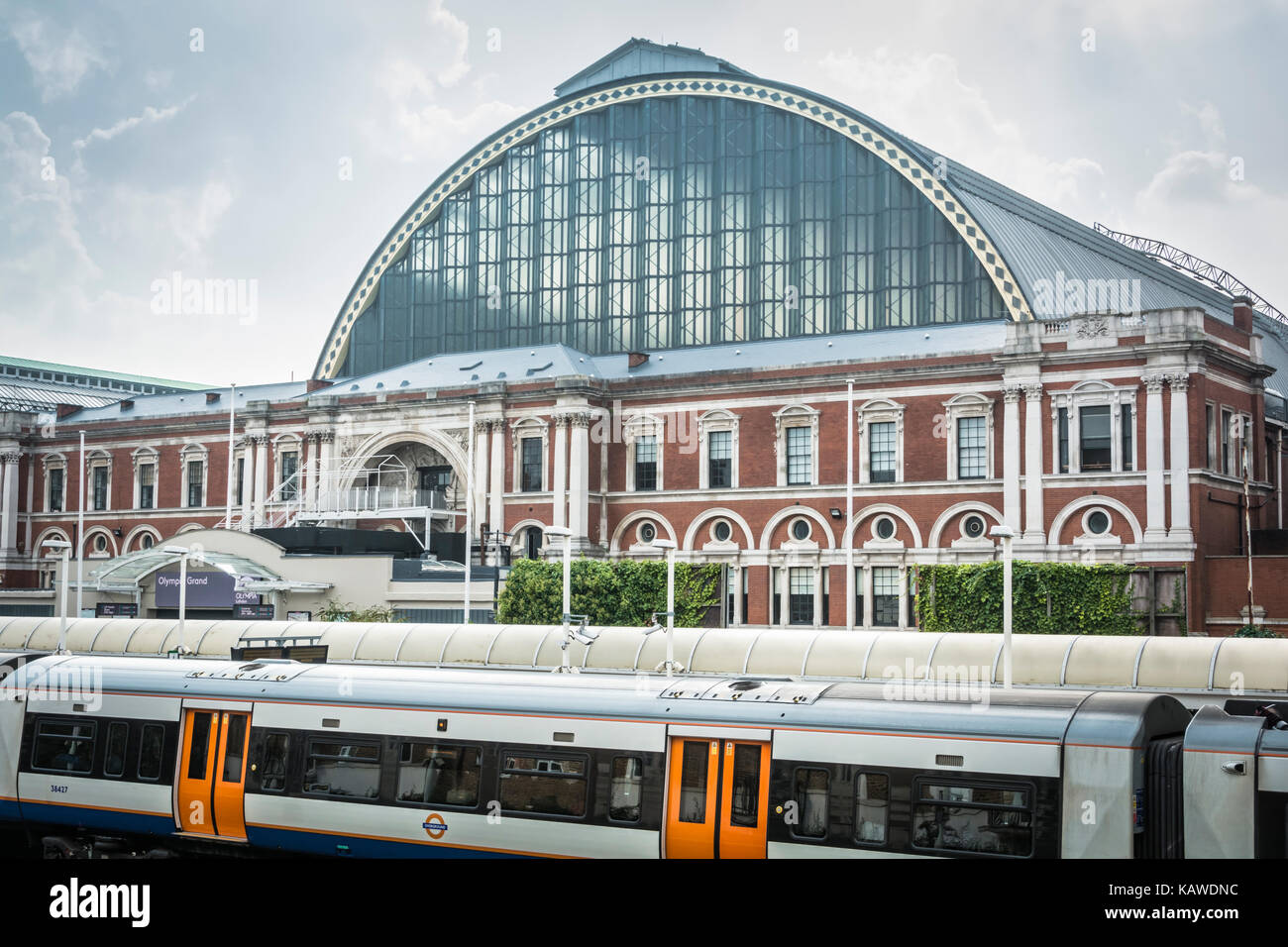 Olympia Exhibition and Conference Centre Centre designed by Henry ...