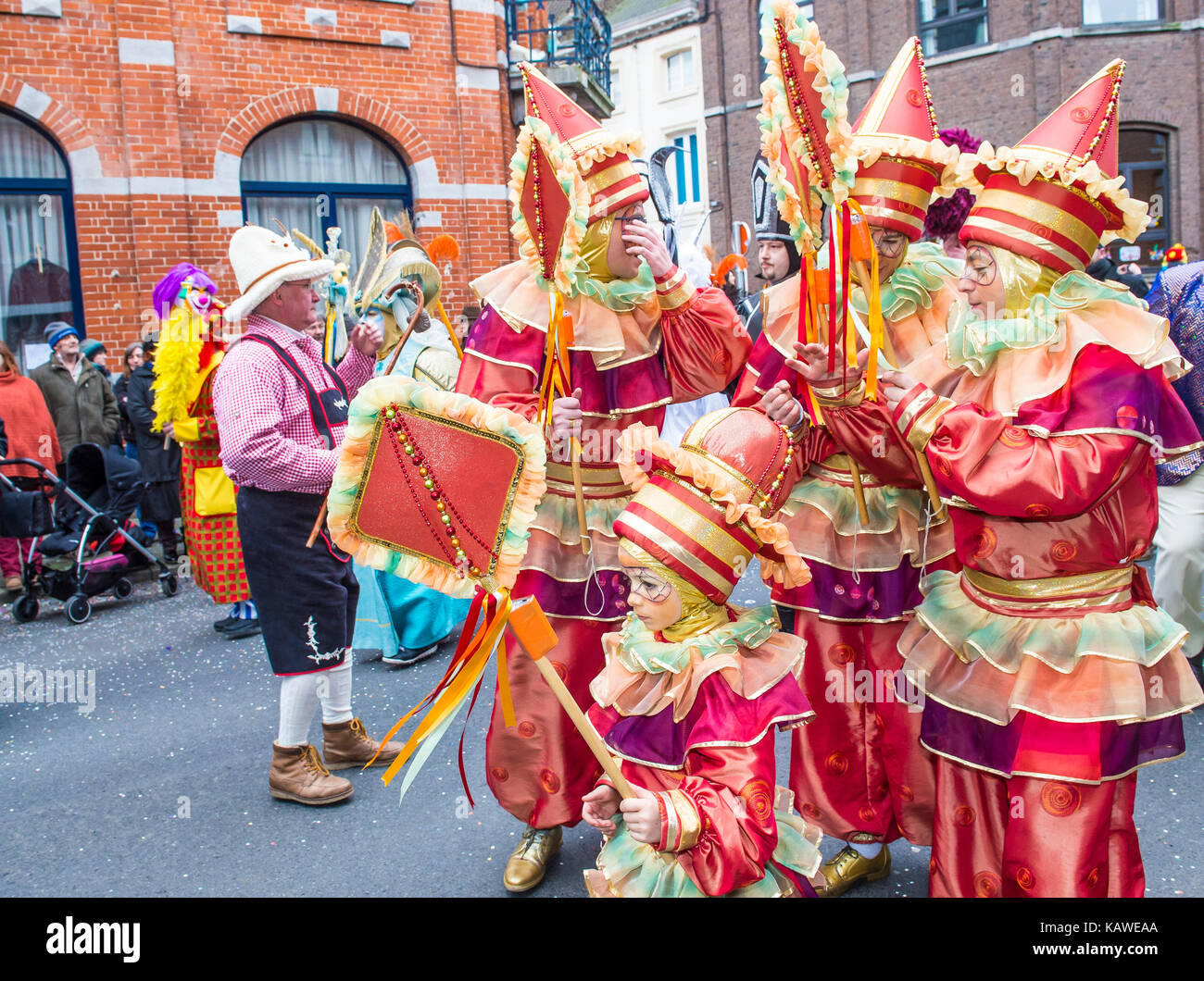 Festival carnival participants binche belgium hi-res stock photography ...