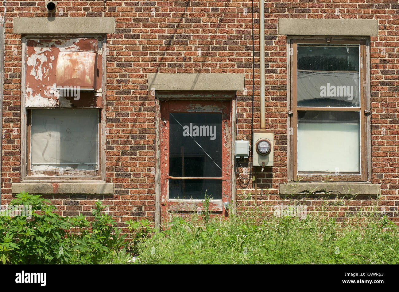 run-down building in Atlanta, illinois on Route 66 Stock Photo - Alamy