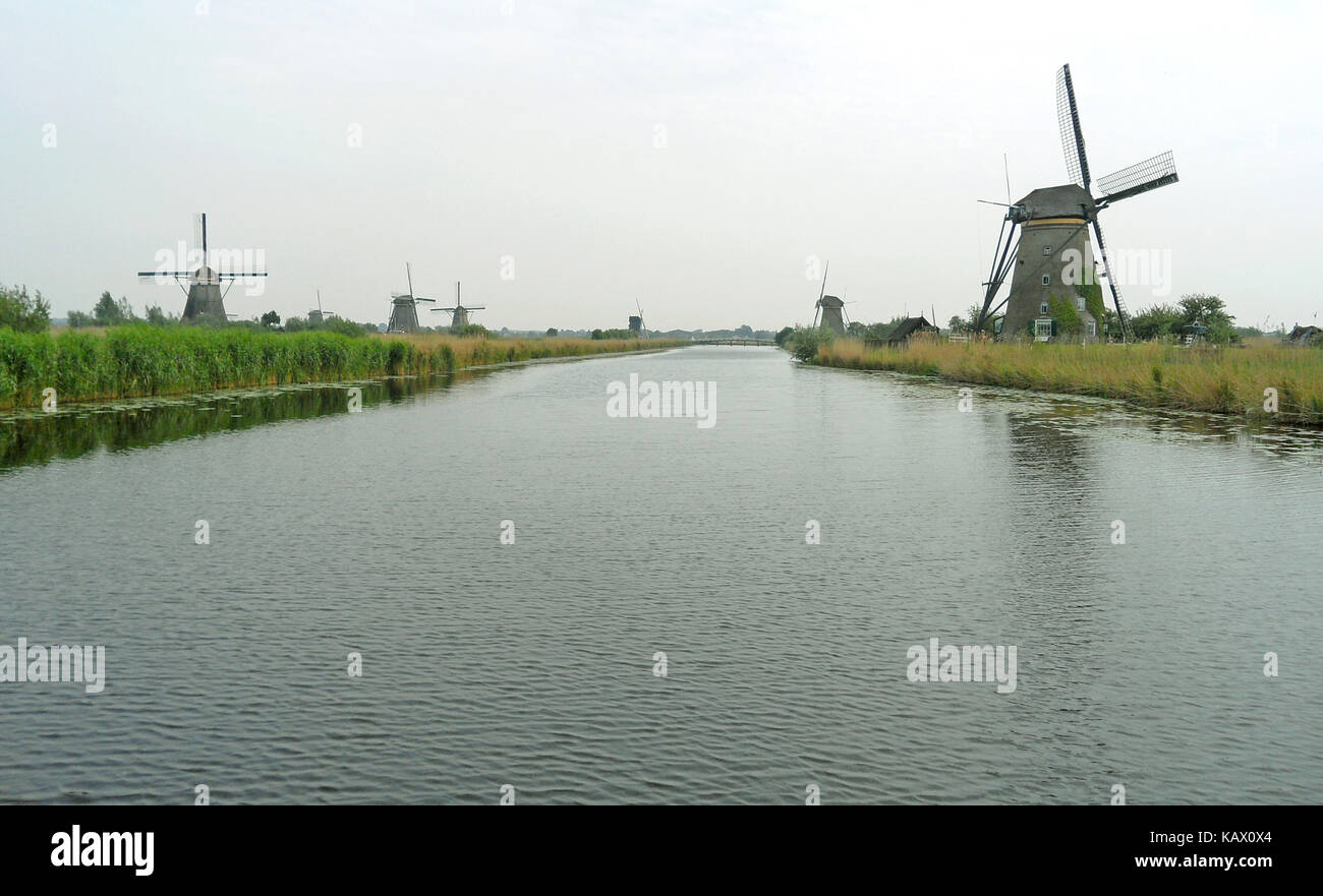 Traditional dutch windmills canal hi-res stock photography and images ...