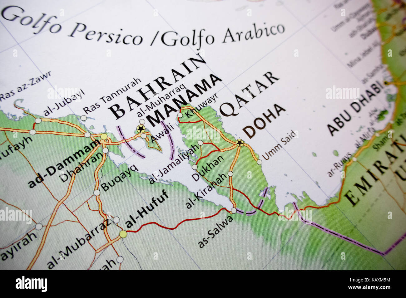 Qatar road map hi-res stock photography and images - Alamy