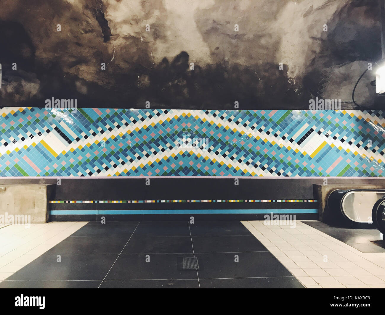 Color Station with blue mosaic tunnelbanestation Underground. Subway ...