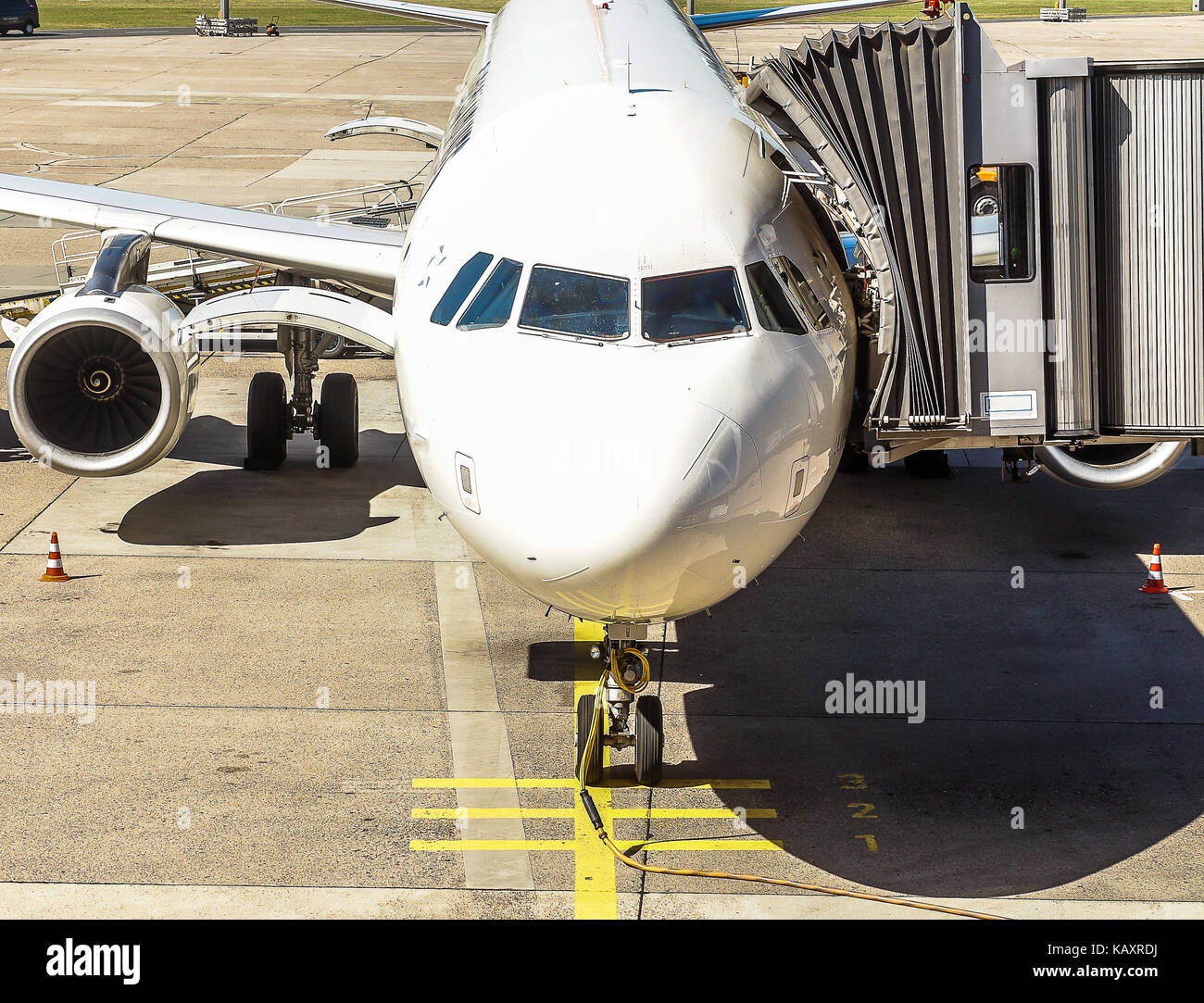 Airplane immediately before the start for the flight in the vacation ...