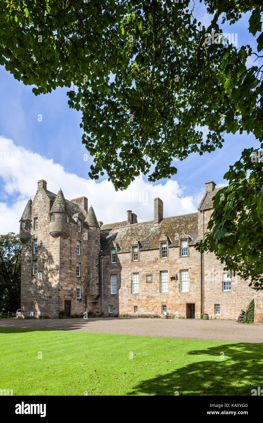 Scottish castle turret hi-res stock photography and images - Alamy