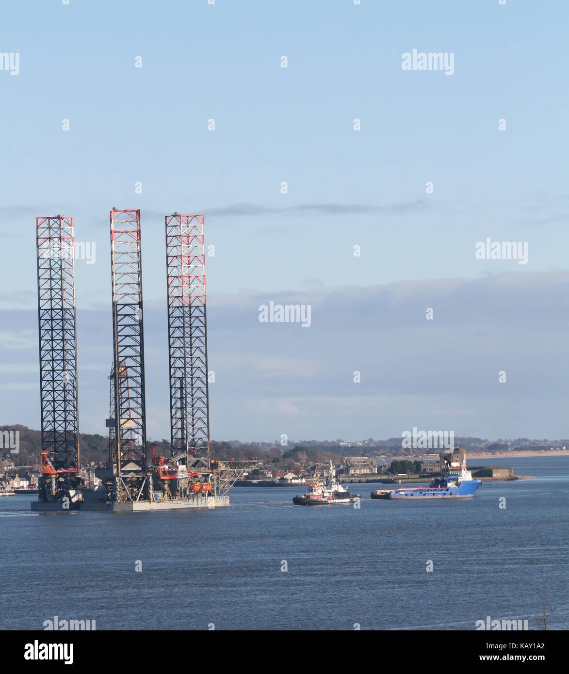 Towing rig hi-res stock photography and images - Alamy