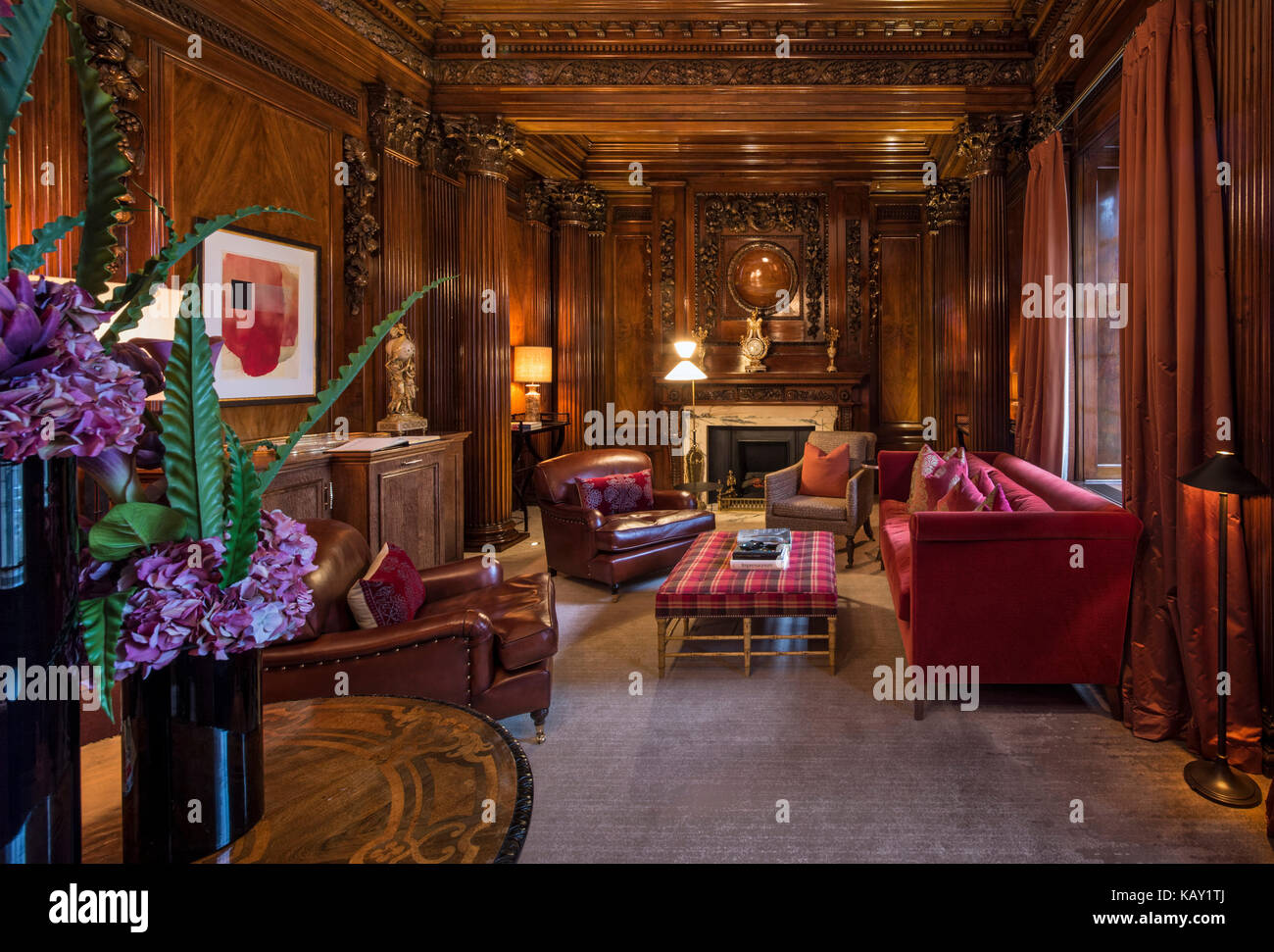 Members' lounge. Ten Trinity Square - The Club, London, United Kingdom ...