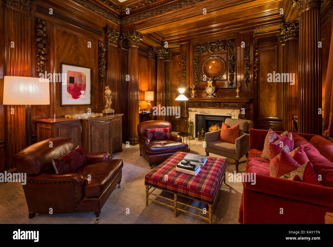 Members' lounge. Ten Trinity Square - The Club, London, United Kingdom ...