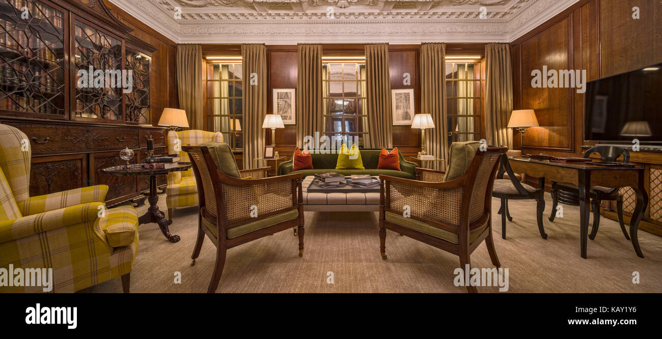 Members' lounge. Ten Trinity Square - The Club, London, United Kingdom ...