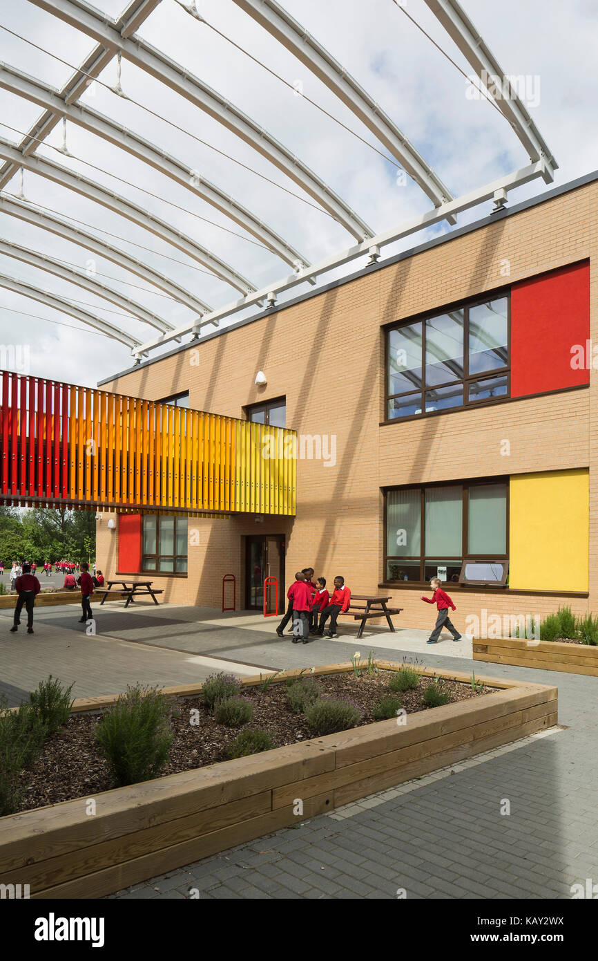 Exterior view of link between teaching blocks. Jubilee Wood Primary ... Exterior view of link between teaching blocks. Jubilee Wood Primary ...