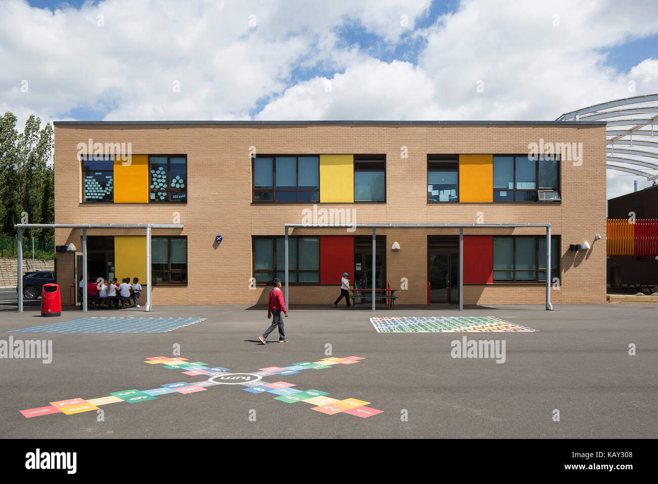 Exterior view of teaching block. Jubilee Wood Primary School, Milton ...