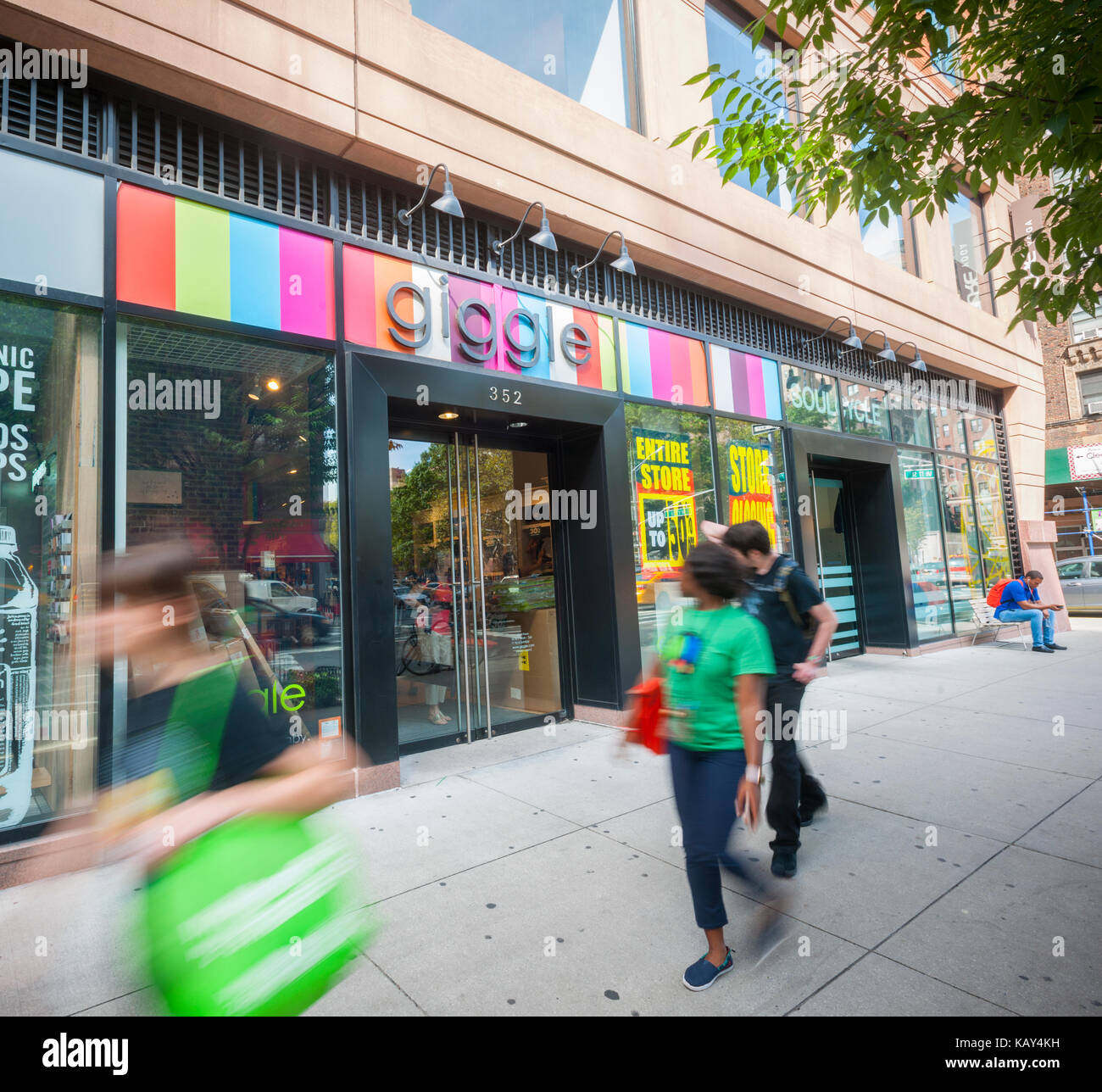 Baby specialty store hi-res stock photography and images - Alamy