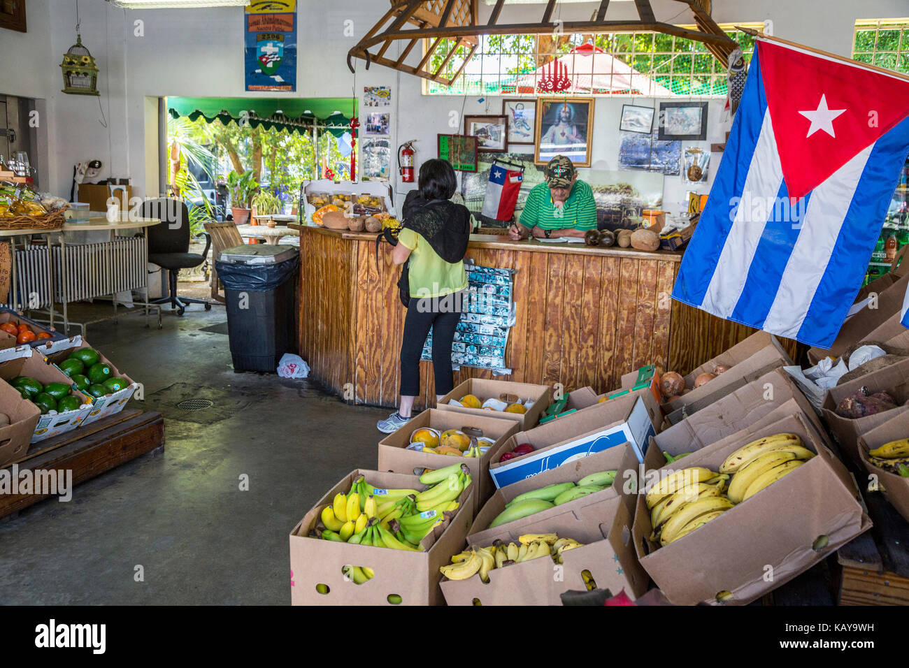 Los pinarenos fruteria hi-res stock photography and images - Alamy