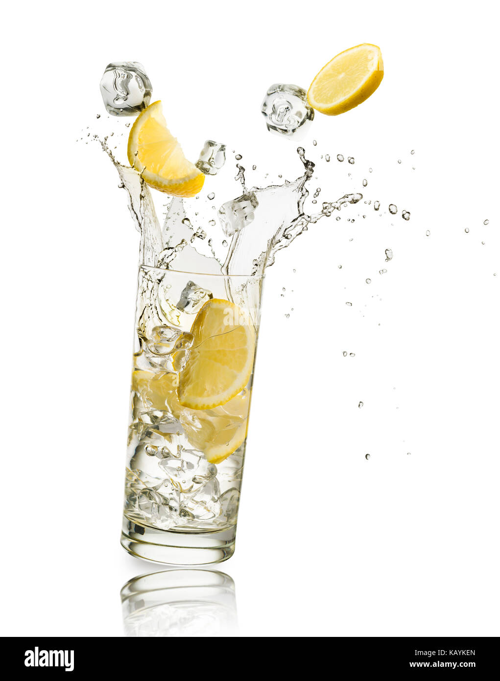 Ice cube falling glass water hi-res stock photography and images - Alamy