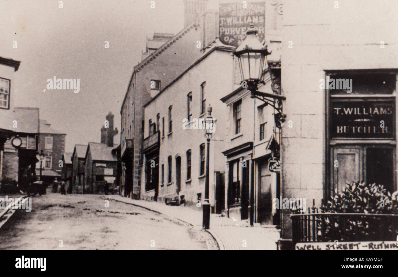Well Street Siop Nain on left Stock Photo - Alamy