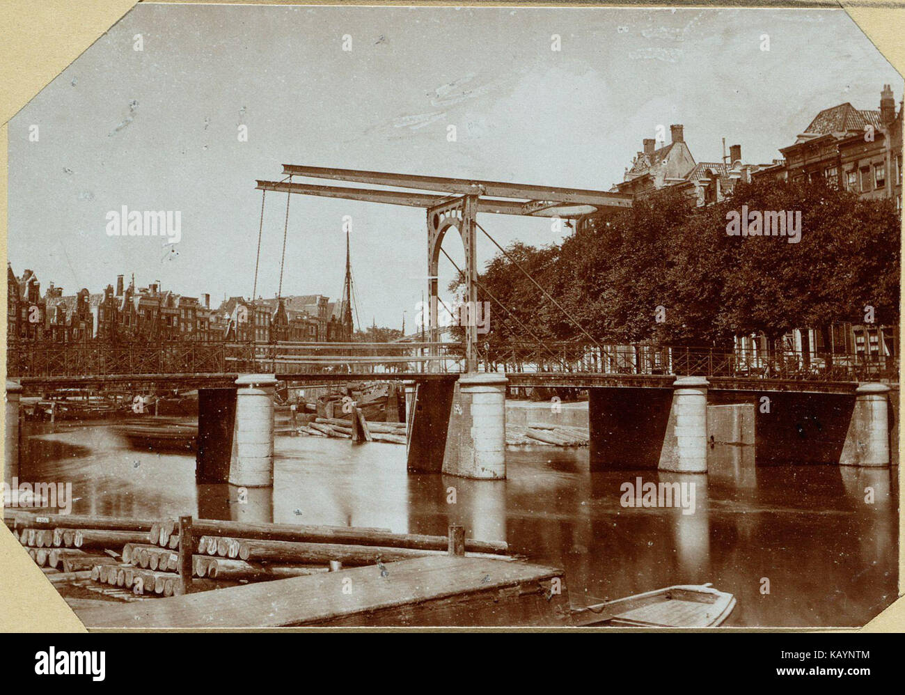 Voormalige Wipbrug over de Oude Waal Uit de Buiten Bantammerstraat ...