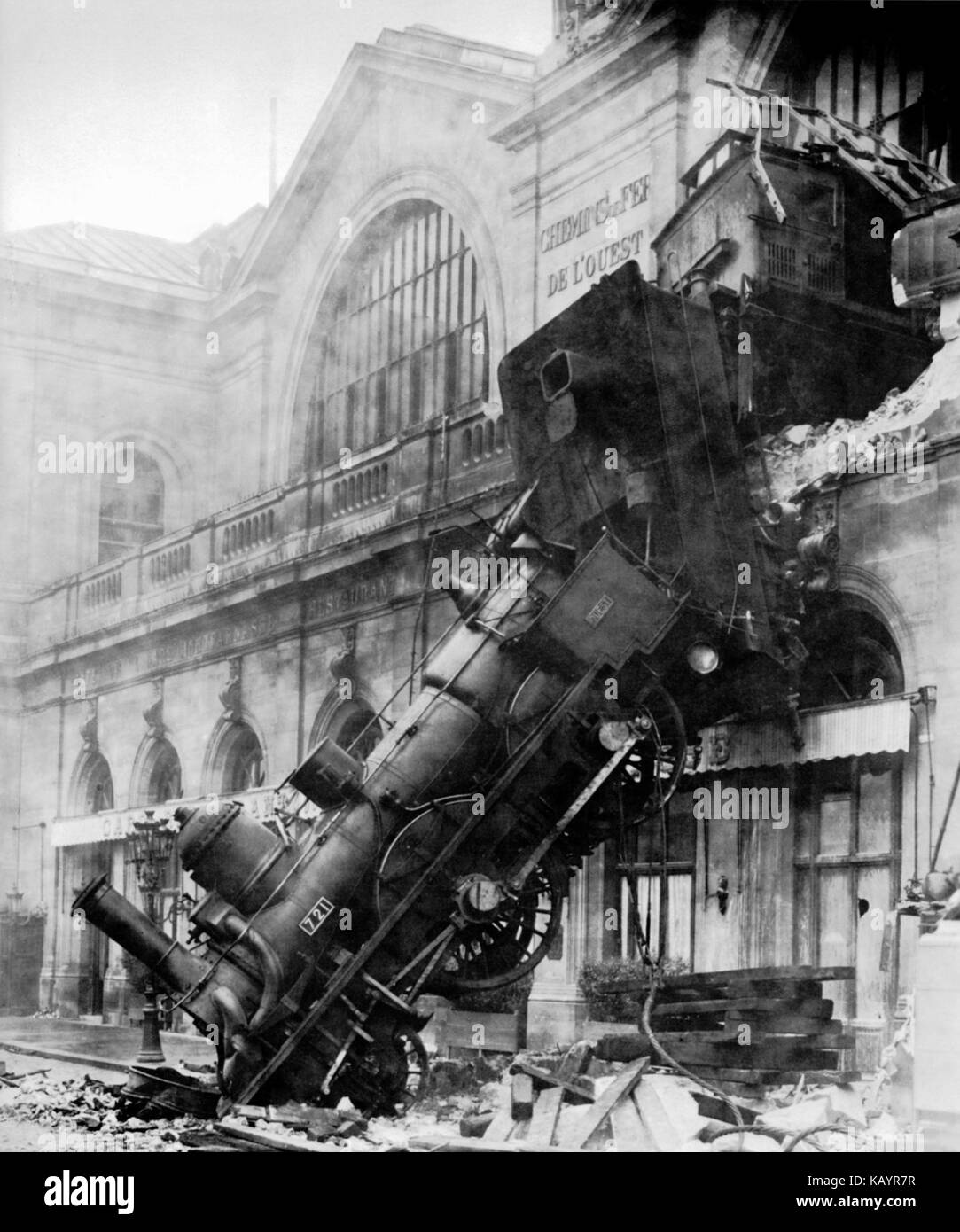 Train wreck at Montparnasse 1895 Stock Photo - Alamy