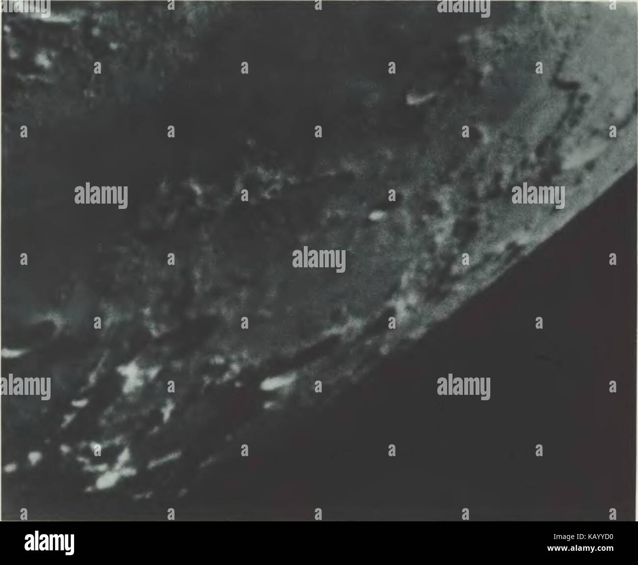 The Weinek Mond Atlas T200 is a scientific resource detailing the ...