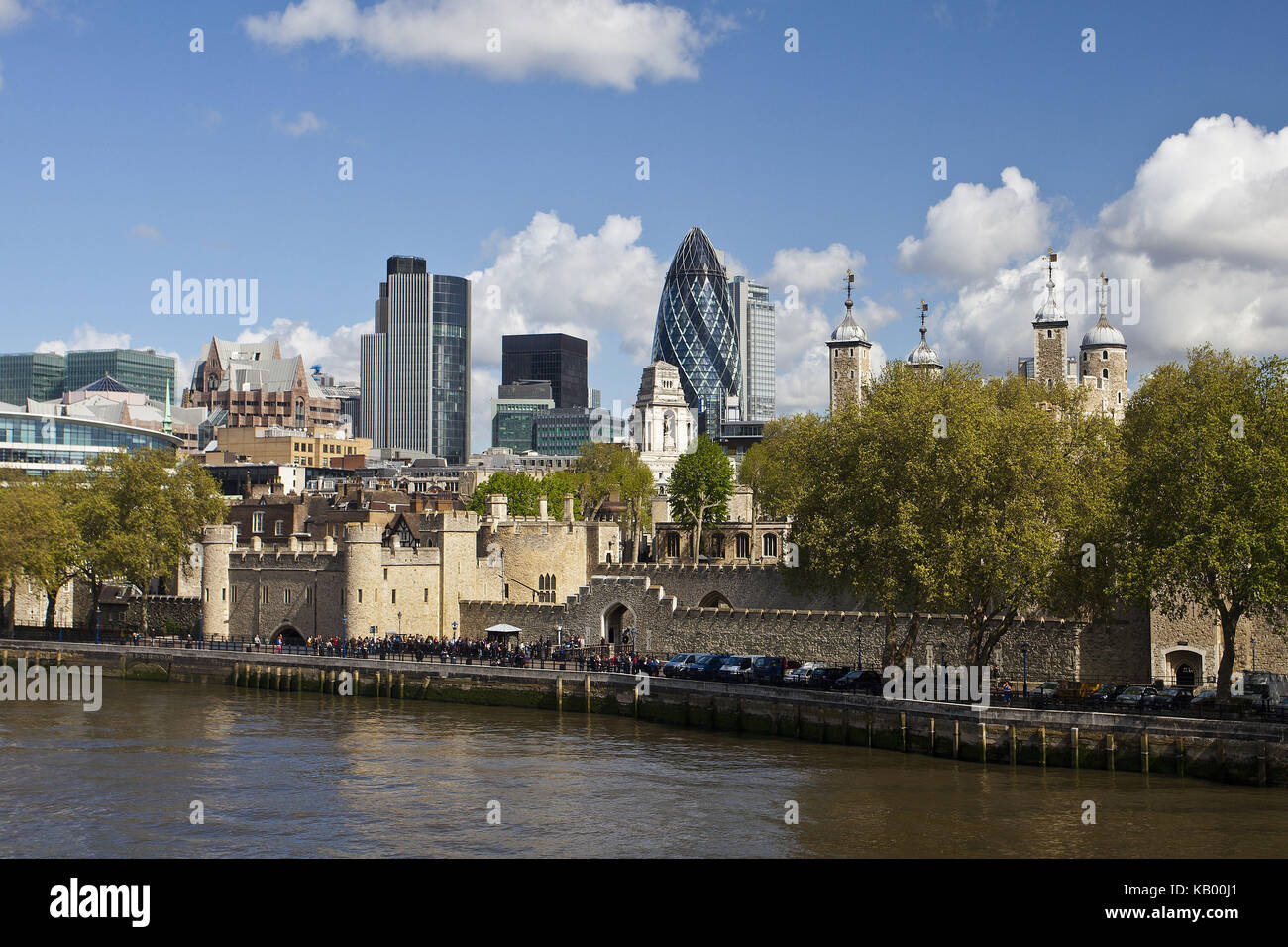 Great Britain, London, bank of River Thames, Tower, townscape, skyline ...