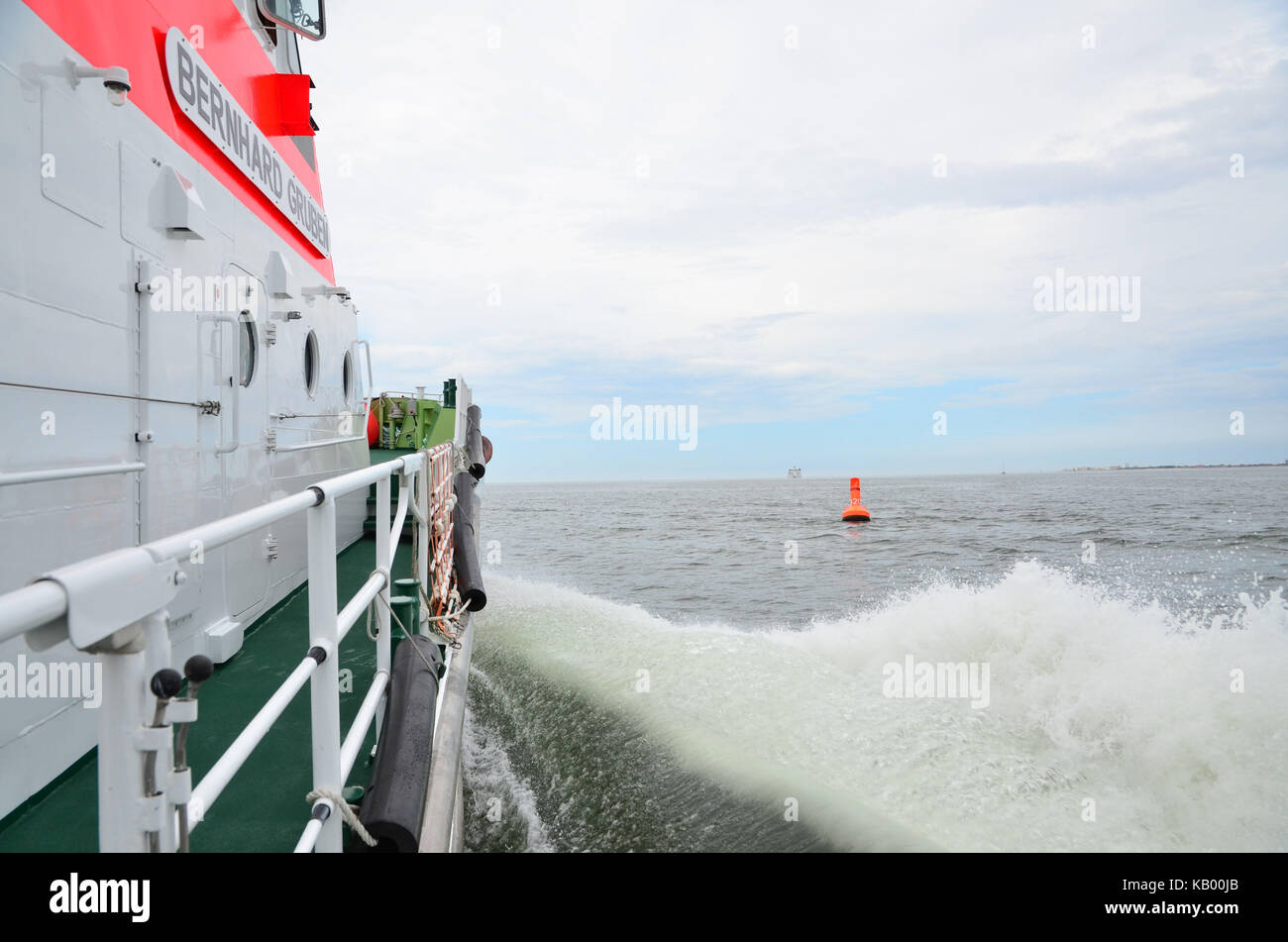 Lifeboat deck hi-res stock photography and images - Alamy