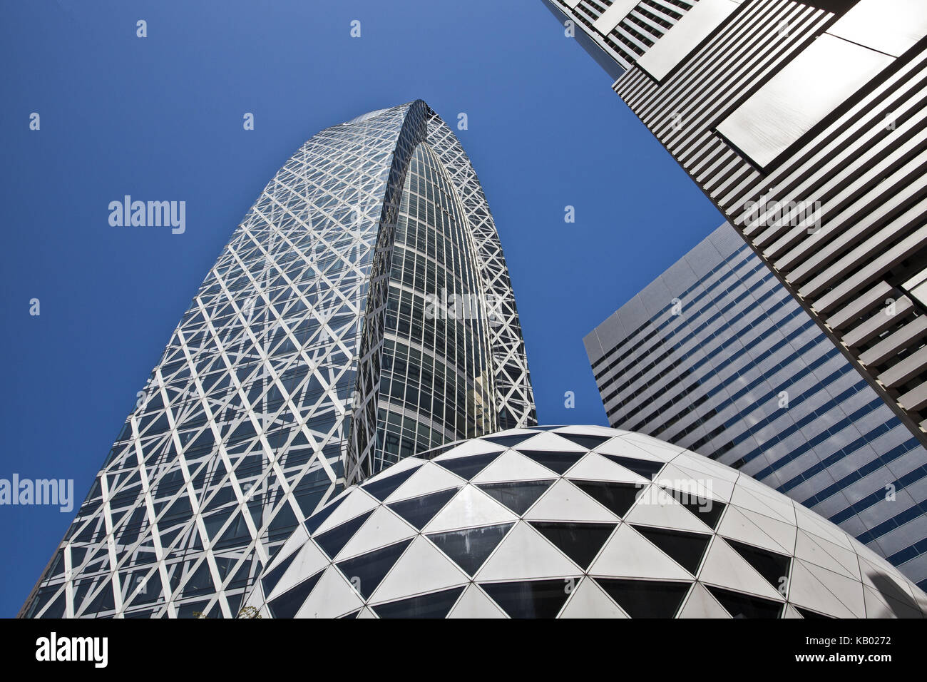 Japan, Tokyo, Shinjuku area, Cocon Tower Stock Photo - Alamy