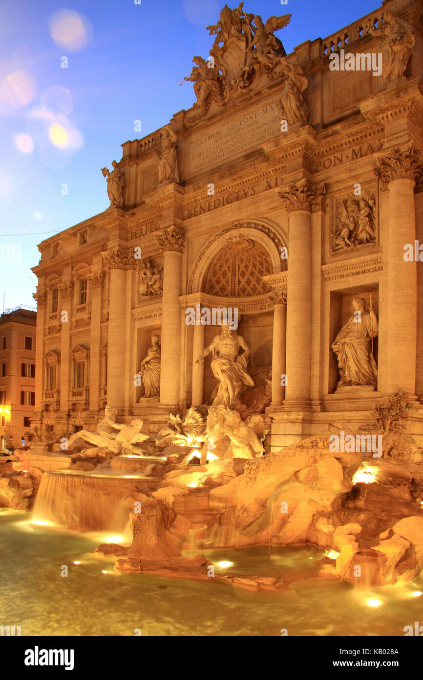 Italy, Rome, well, Fontana di Trevi by night Stock Photo - Alamy