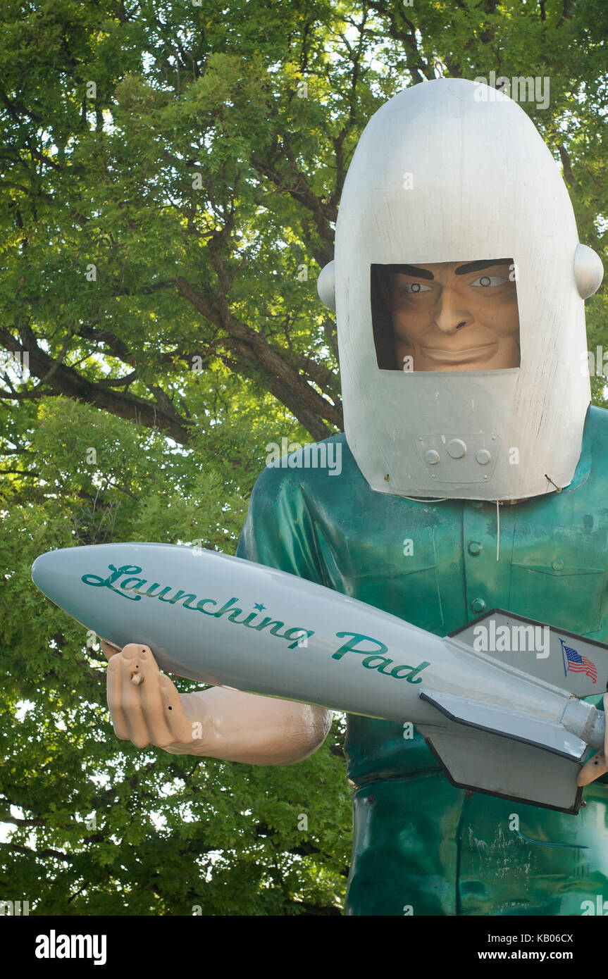 Usa route 66 gemini giant hi-res stock photography and images - Alamy