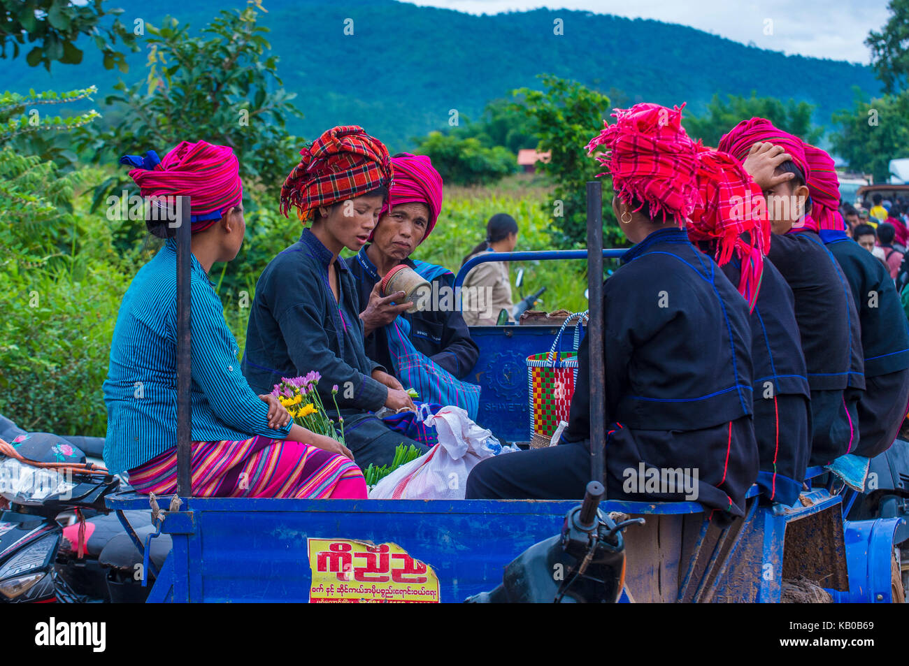 Shan tribe hi-res stock photography and images - Alamy